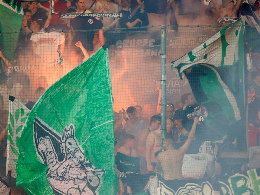 Fehlverhalten der Fans: 48.000 Euro Geldstrafe für Hannover 96 - freenet.de Fehlverhalten der Fans: 48.000 Euro Geldstrafe für Hannover 96 - freenet.de