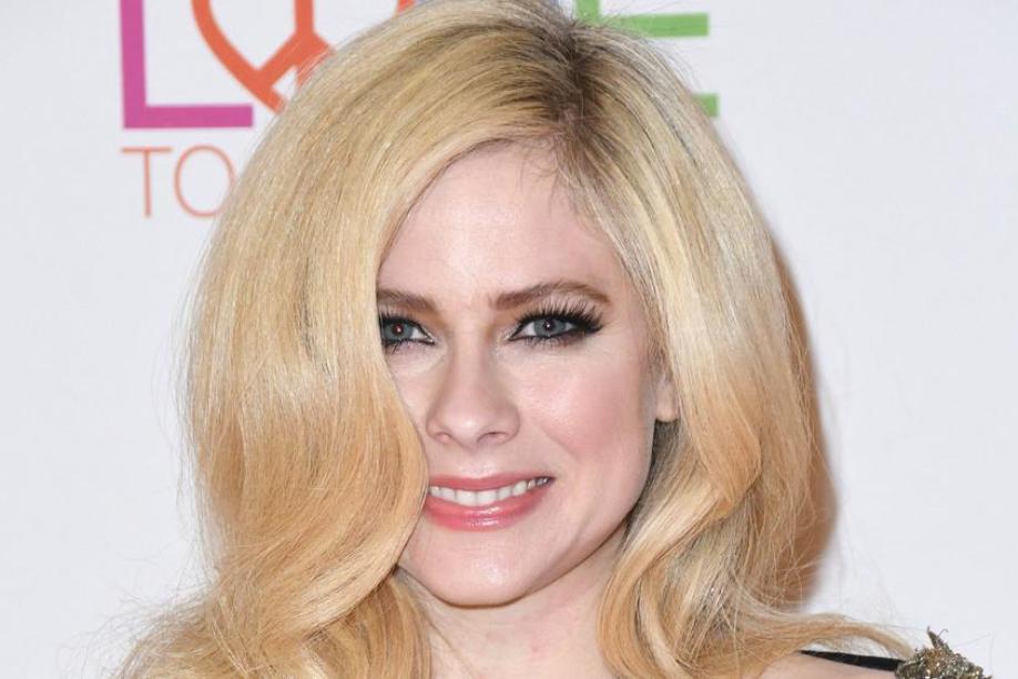 Emotionale Rückkehr: Avril Lavigne veröffentlicht neues Studioalbum ... Emotionale Rückkehr: Avril Lavigne veröffentlicht neues Studioalbum ...