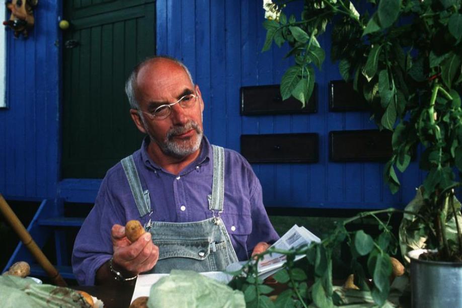 Kennedy, Toupet, Latzhose: Sechs Anekdoten über Peter Lustig - freenet.de