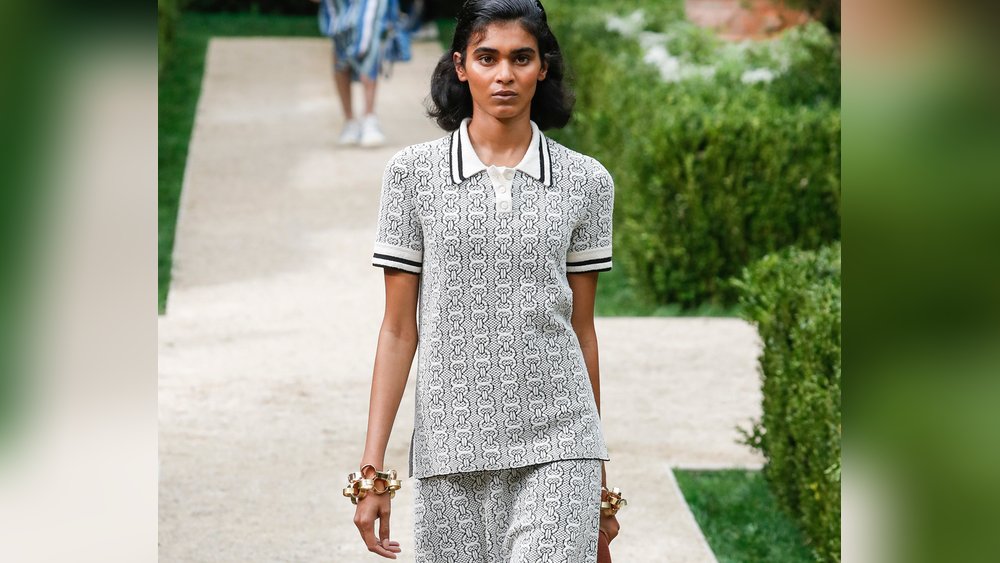 Sportlich schick: So tragen wir Poloshirts im Sommer