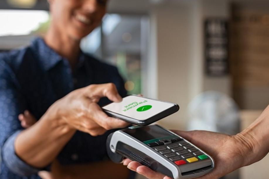 Kontaktlos bezahlen: Das muss man wissen - freenet.de