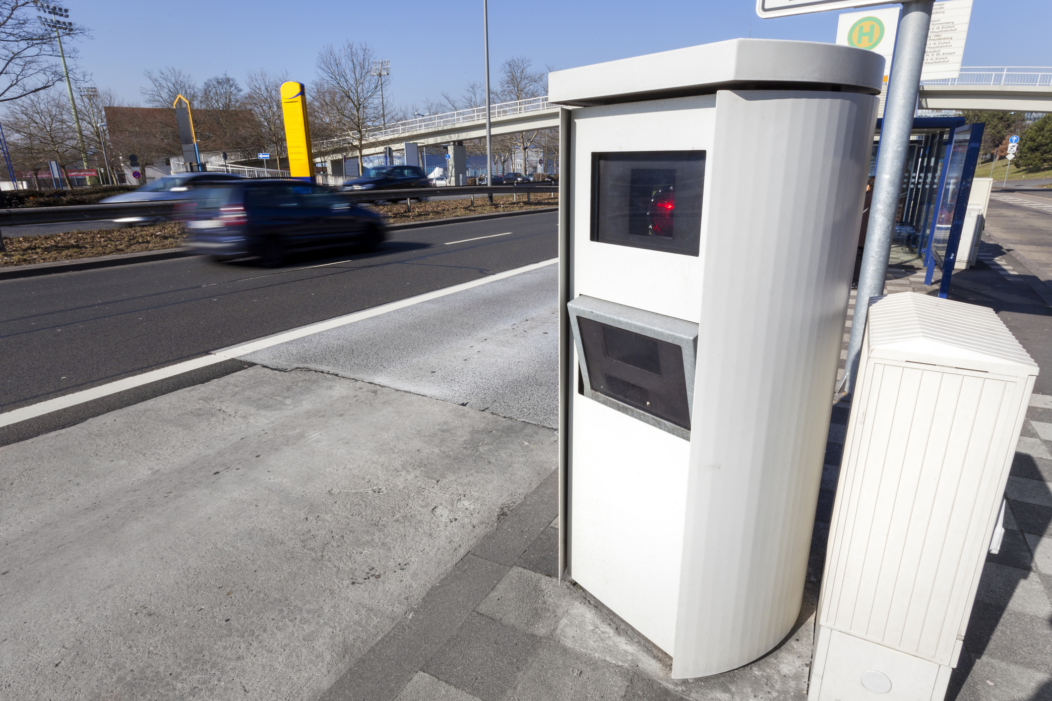 Achtung Änderung! So ist die Rechtslage bei Blitzer-Apps für Fahrer!