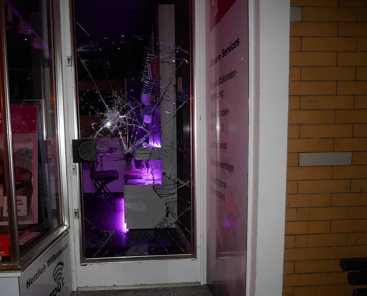 POL-RBK: Overath - Versuchter Einbruch in Handyladen - freenet.de POL-RBK: Overath - Versuchter Einbruch in Handyladen - freenet.de