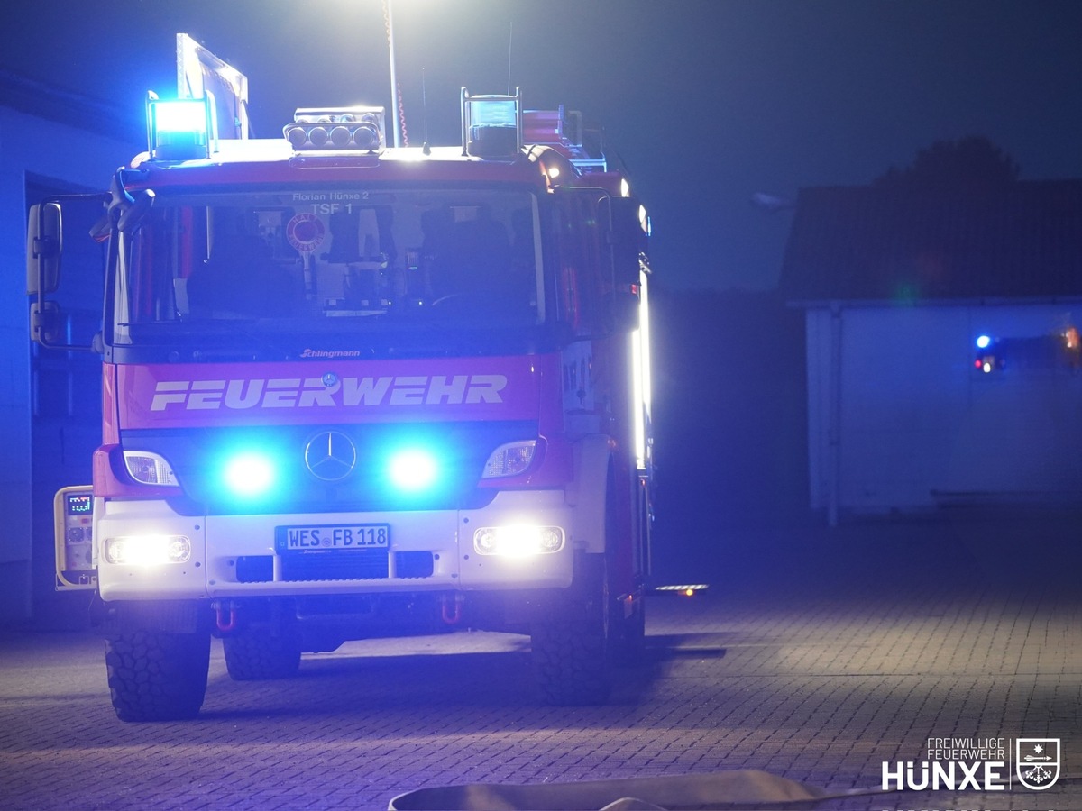 FW Hünxe: Adventskranz brennt - Feuer greift auf Mobiliar über - freenet.de FW Hünxe: Adventskranz brennt - Feuer greift auf Mobiliar über - freenet.de